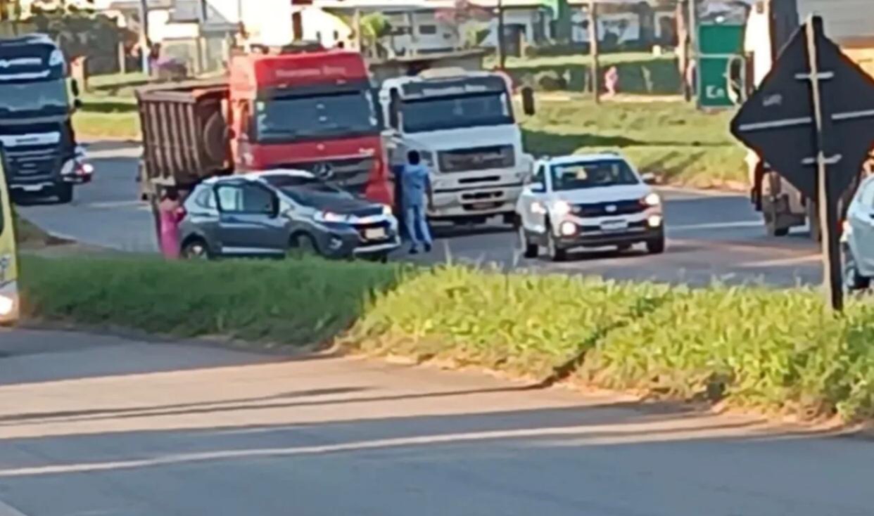 Trânsito complicado na BR 040 com acidentes, feridos e ...