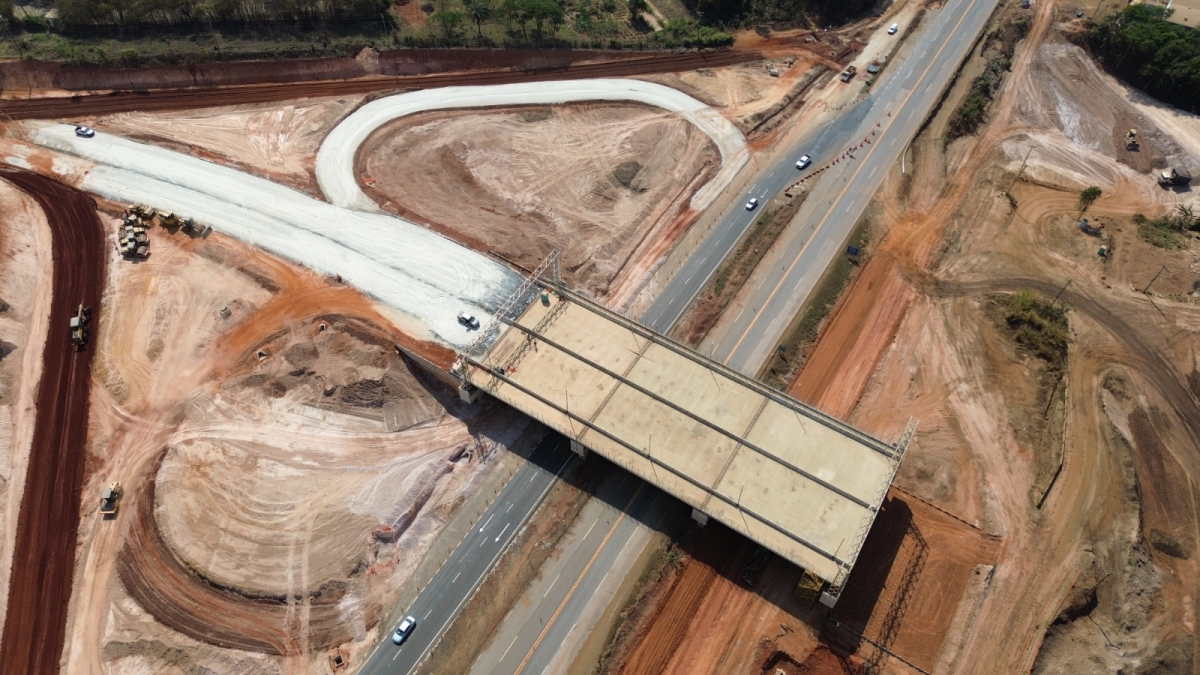 Viaduto Norte de Congonhas avança: plataforma concluída e alças de ...